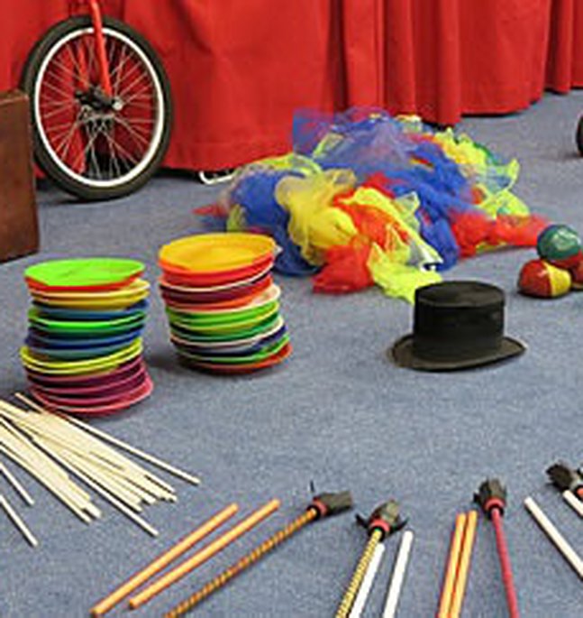 Circus Skills and Science: FULLY BOOKED | What's on | Discovery Museum